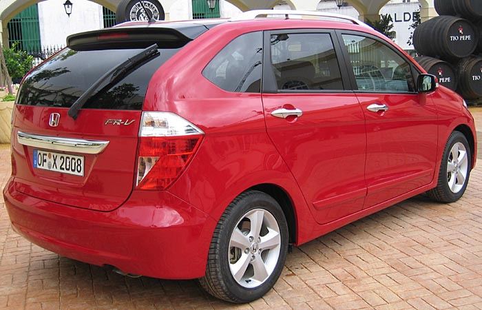 Vehicle - Automobile World: Honda FR-V, a 6 seater - GP03