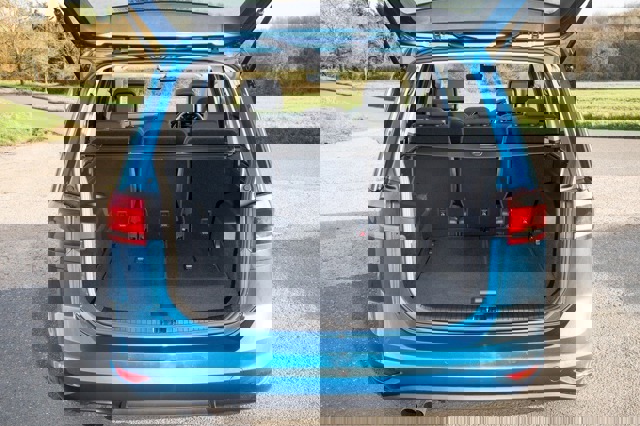 Volkswagen Touran Review 2025 | Honest John