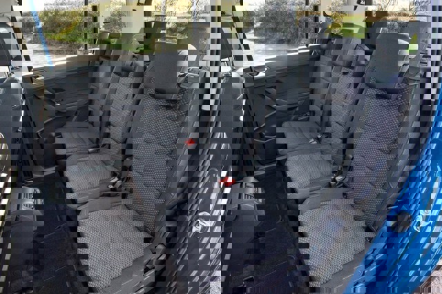 Volkswagen Touran Review 2025 | Honest John