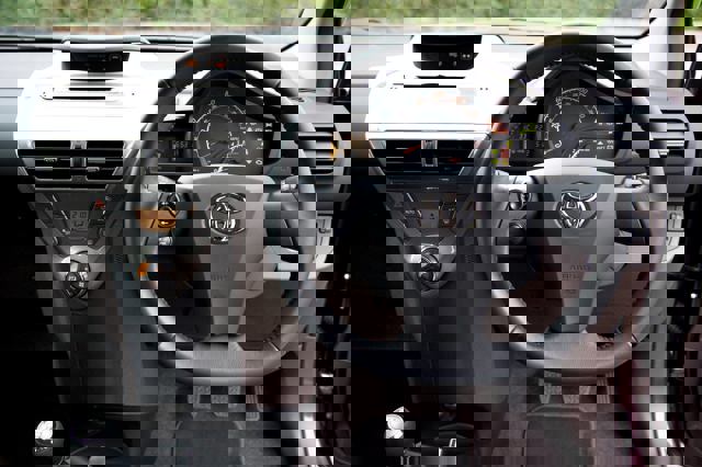 Toyota iQ (2008 – 2014) Review | Honest John