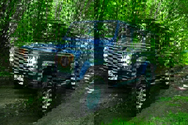 Land Rover Defender (1984 – 2016) Review | Honest John