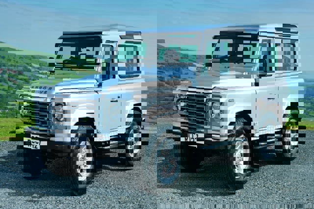 Land Rover Defender (1984 – 2016) Review | Honest John