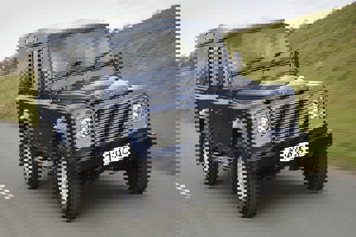 Land Rover Defender (1984 – 2016) Review | Honest John