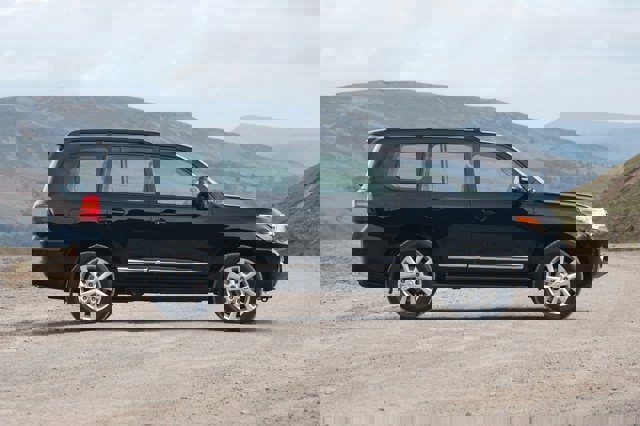 Toyota Land Cruiser V8 (2008 – 2015) Review | Honest John